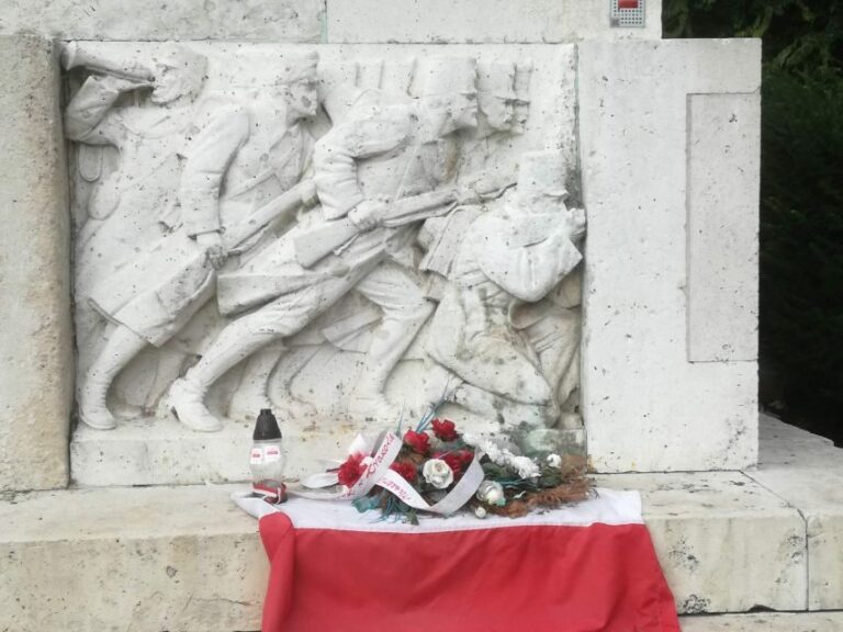 Communist Budapest Walking Tour - The Experience: Unpacking the Details