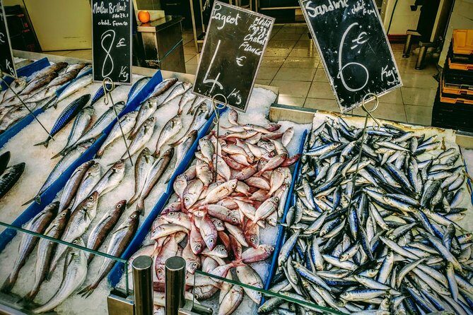 Course julien world's coolest district & Noailles Exotic market - Analyzing the Value