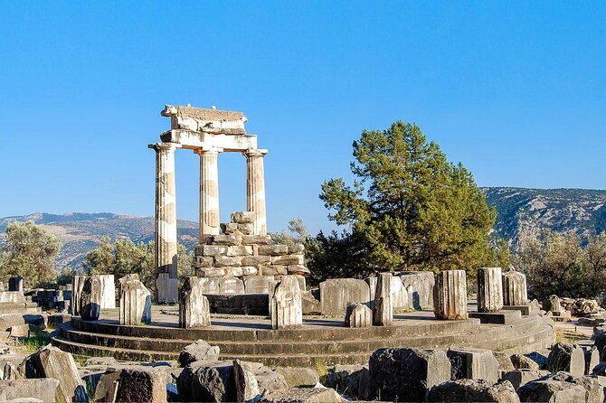 Delphi: Self-guided Audiovisual Tour with 3D Representations - Exploring Delphi with a Self-Guided Audiovisual Tour