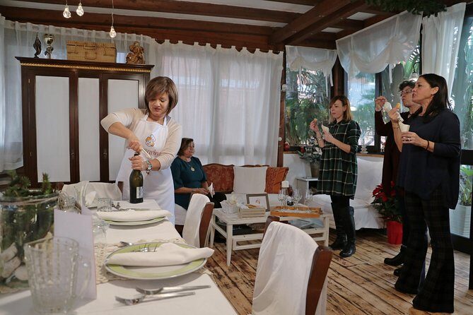 Dining Experience at a local's Home in Campofelice di Roccella with Show Cooking - Who Should Consider This Tour