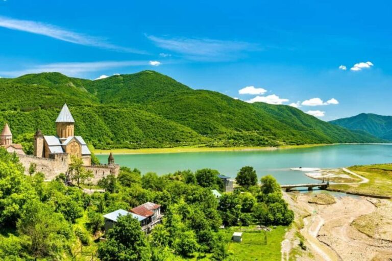 Discover Ananuri, Gudauri, & Kazbegi Guided Day Tour - What We Loved About the Tour