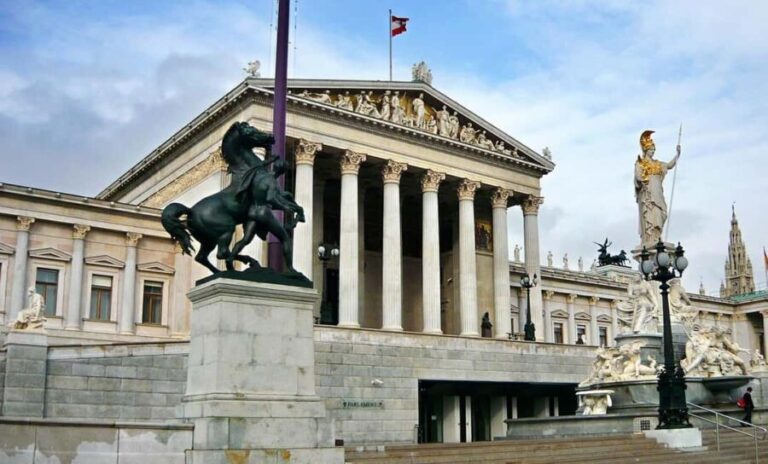 Discover Viennas Landmarks in 2 Hours - Who Is This Tour Best For?