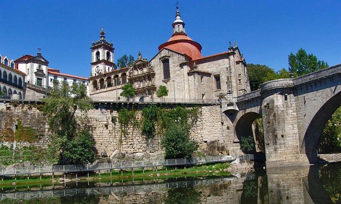 Douro Valley Private Day Trip from Lisbon: Vineyards & River View - Considerations for a Smooth Experience