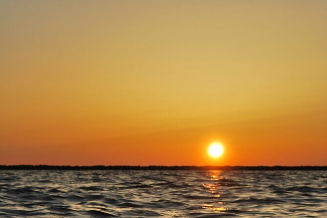 Dreamy Sails - Sunset Tour With Dinner And Wine - Who Should Book This Tour?
