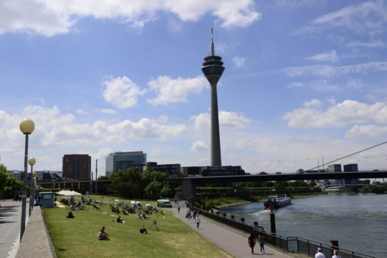 Düsseldorf: Old town and banks of Rhine - heart and lifeline - What Makes This Tour Valuable?