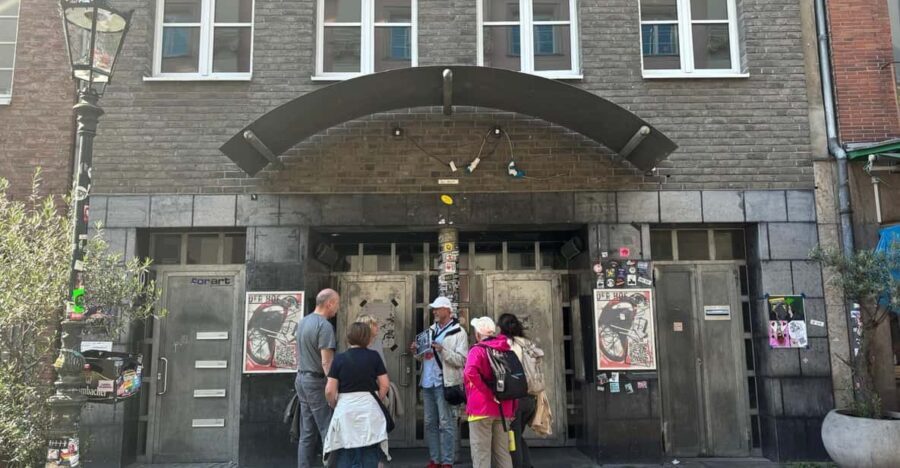 Düsseldorf: Old Town Historical Walking Tour with GEO EPOCHE - Why This Tour Works Well