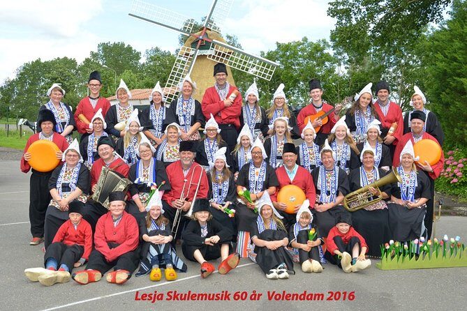 Dutch Experience in Volendam with Traditional Outfits - Who Will Love This Experience?