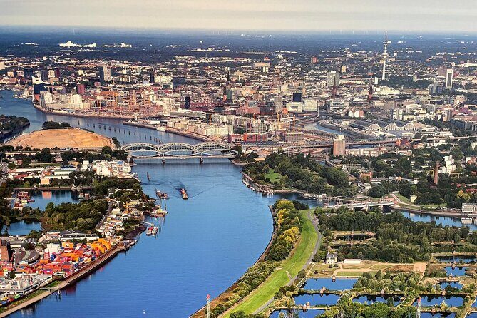 E-bike activity in Hamburg with a cultural program and snacks - Price and Value
