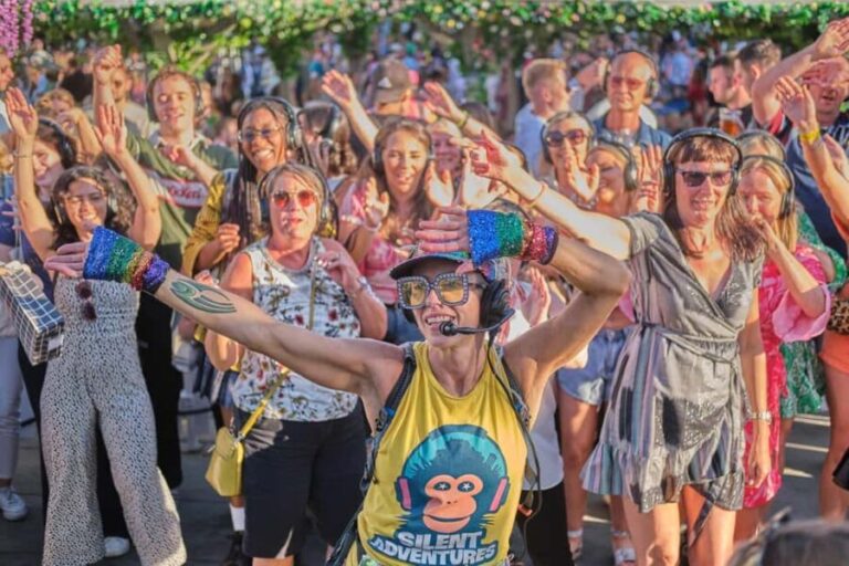 Edinburgh: A Silent Disco Adventure at The Fringe (August) - Edinburgh: A Silent Disco Adventure at The Fringe (August) — A Fun and Unique Way to Celebrate the Festival