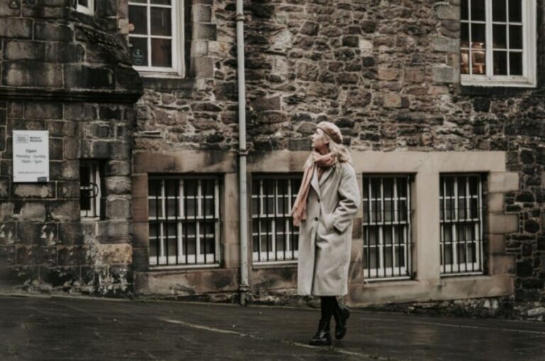 Edinburgh: Photo Shoot with a Private Vacation Photographer - Who Will Love This Experience?