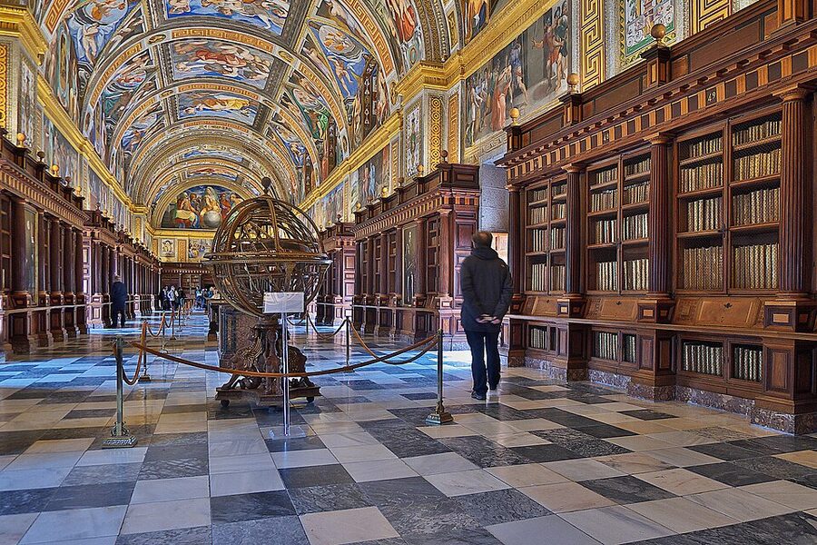 Main hall of the Real Biblioteca de El Escorial