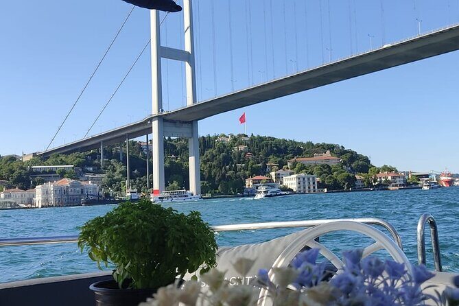 Exclusive Luxury Yacht Bosphorus Sightseeing Cruise in Istanbul - The Sum Up