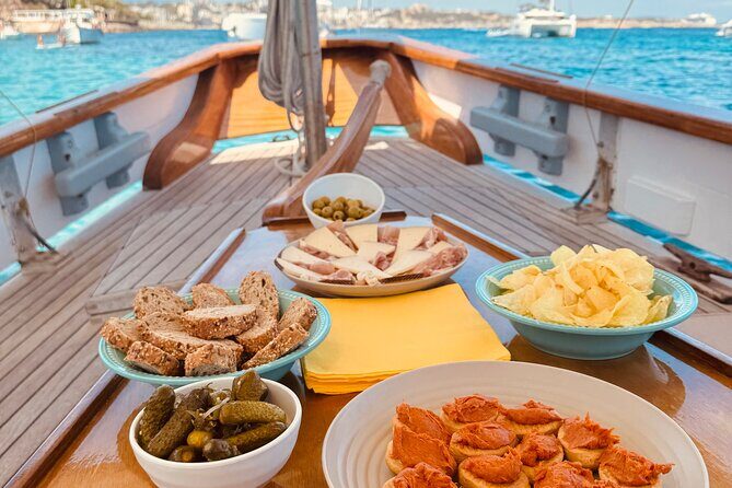 Exclusive walk through the best coves of the Bay of Palma - Why This Tour Works Well