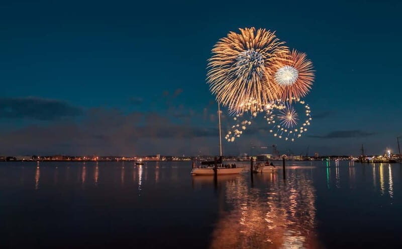 Fireworks Cruise with Drinks - What’s Included and What To Consider