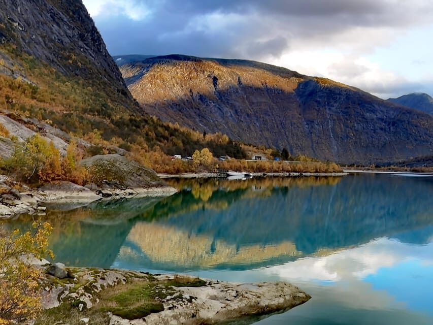 Flåm Flexible Tour with Stegastein, cruise and train include - Value and Practicality
