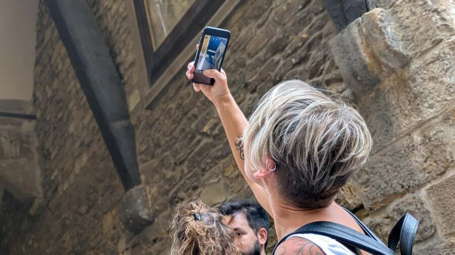 Florence: Ghost & Crimes Walking Tour with Tastings and Wine - The Experience of a Guide