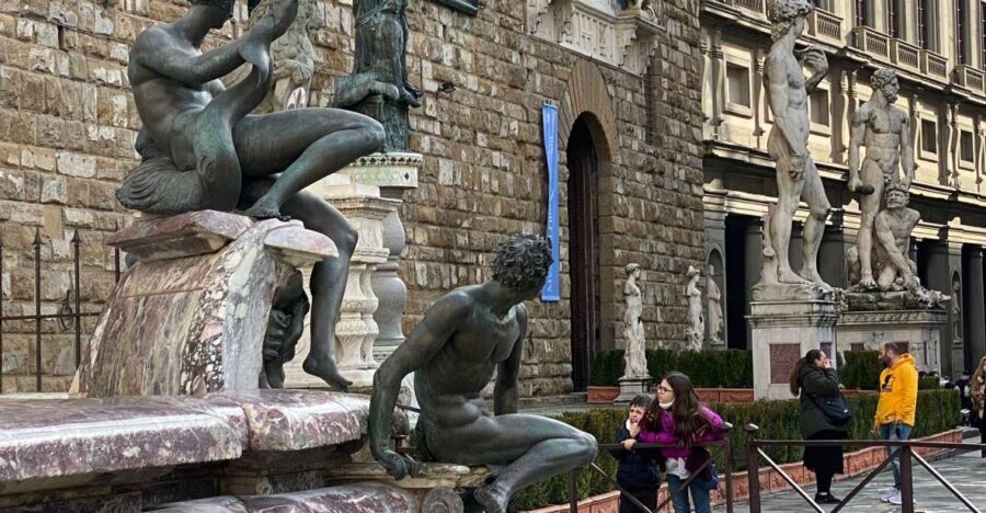 Florence: Piazza della Signoria Children's Walking Tour - The Detailed Breakdown of the Tour
