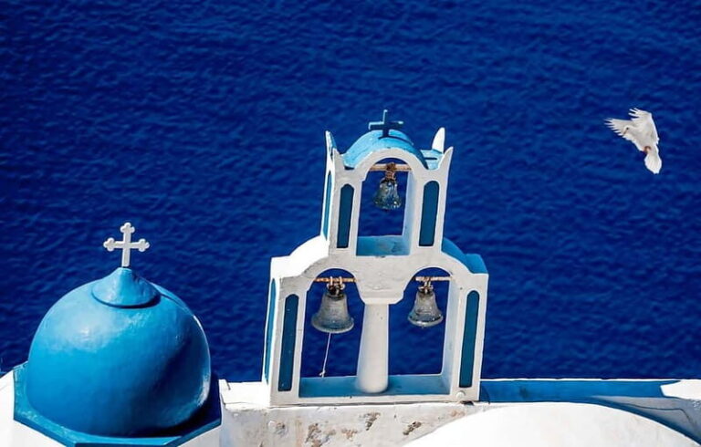 From Heraklion Santorini Guided Day Tour - Arriving at Santorini: First Stops and Highlights