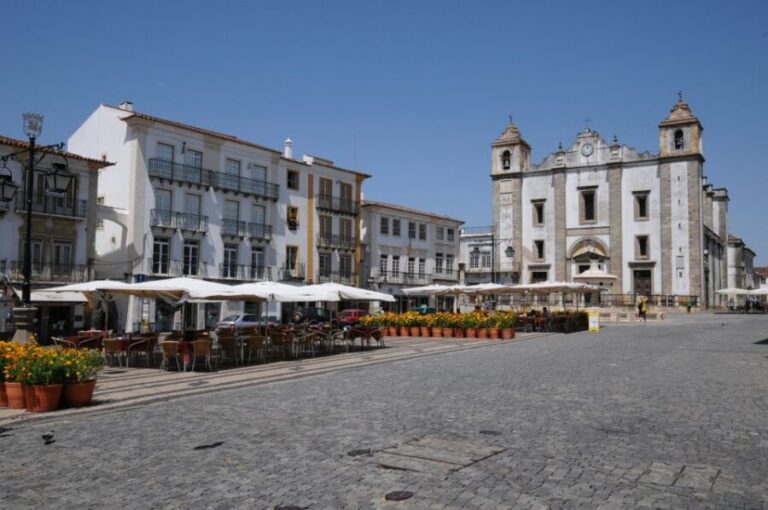 From Lisbon: Private Customized Small-Group Tour to Evora - Exploring Évora: A Deep Dive into the Experience