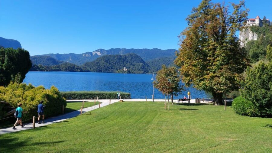 From Zagreb: Highlights Day Tour to Bled and Ljubljana - Arriving at Lake Bled: The First Highlight