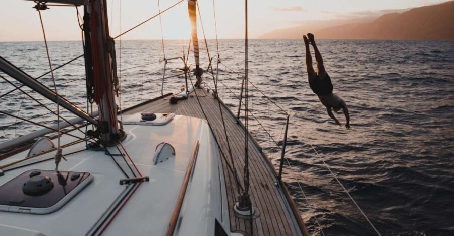 Funchal: Sunset Sailing Private Tour - What to Expect on the Tour