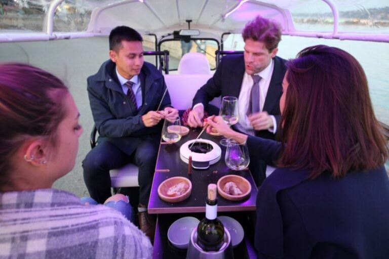 Geneva: tour with fondue and wine in TukTuk - The Value of the Experience