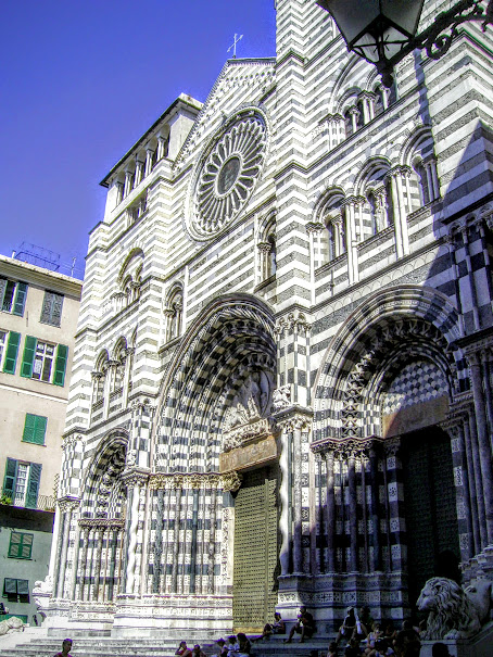 Striped black and white facade of San Lorenzo Cathedral, Genoa