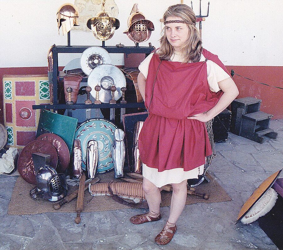 A costumed female gladiator (gladiatrix)