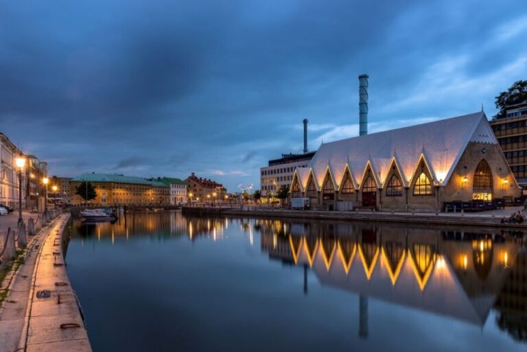 Gothenburg: Express Walk with a Local in 60 minutes - Who Will Enjoy This Tour?
