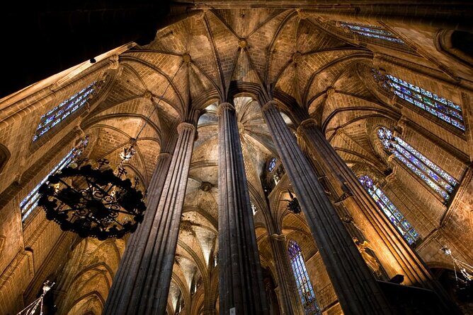 Gothic Quarter Barcelona Tour with Audioguide - Navigating the Experience