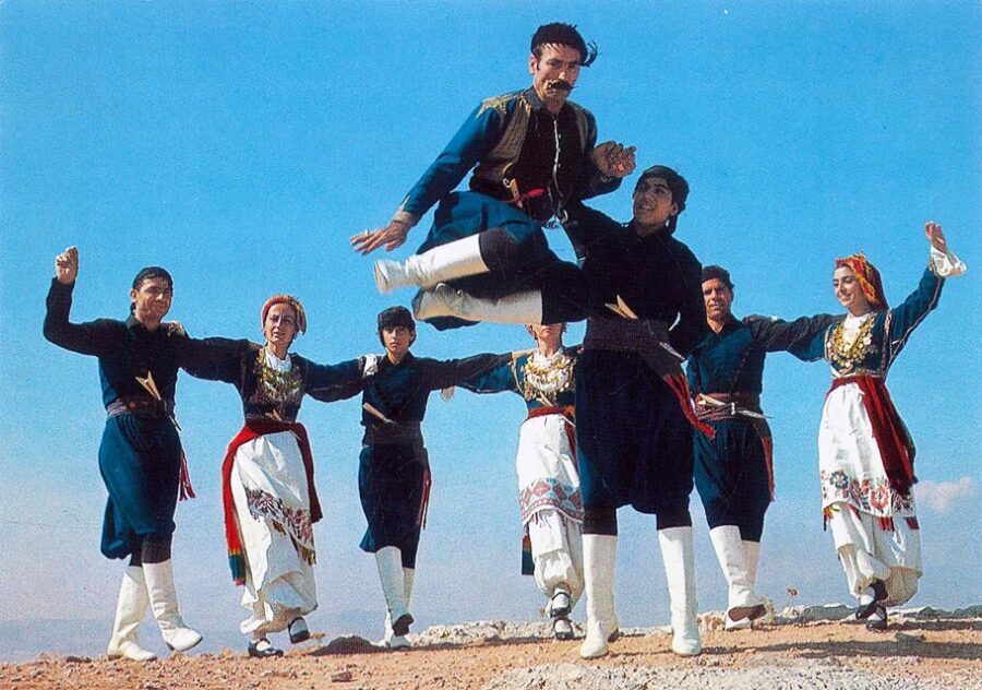 Greek dance lessons - A Close Look at the Greek Dance Experience