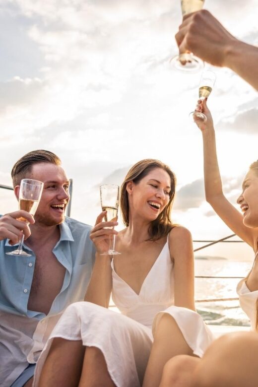 Half-Day Athens Cruise: Swim Stop,Lunch, and Drinks Included - Who Should Consider This Tour?