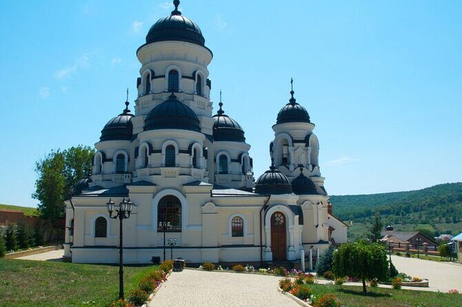 Highlights of Chisinau & Milestii Mici Wine Cellars - Journey to Milestii Mici: A Brief But Exciting Transition
