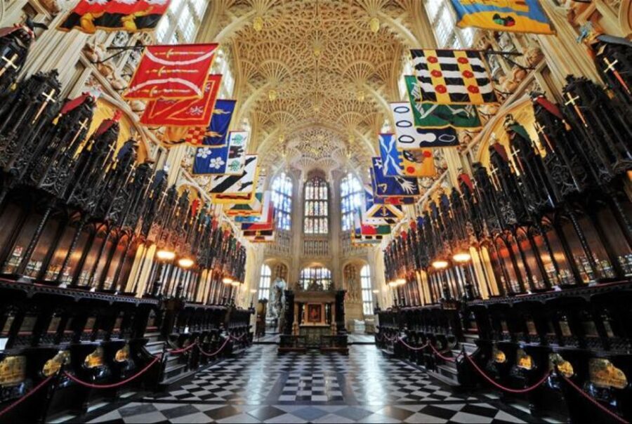 Hop-on Hop-off London Bus Tour & Westminster Abbey - Who Should Consider This Tour?