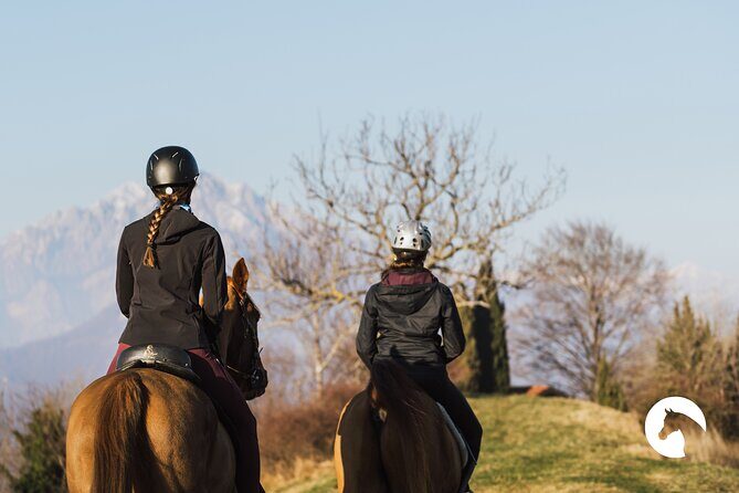 Horseback riding for experts between the lake and the mountains - Who Will Love This Tour?