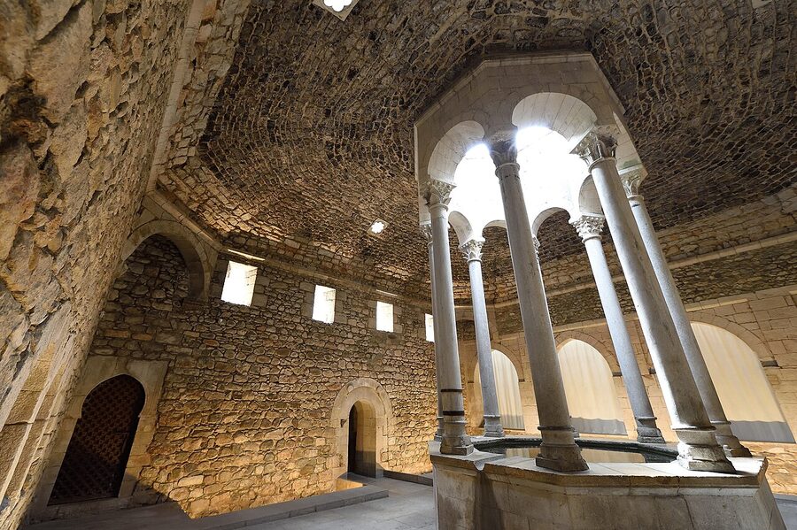 Octagonal stone pool inside the Banys Àrabs Arab baths in Girona