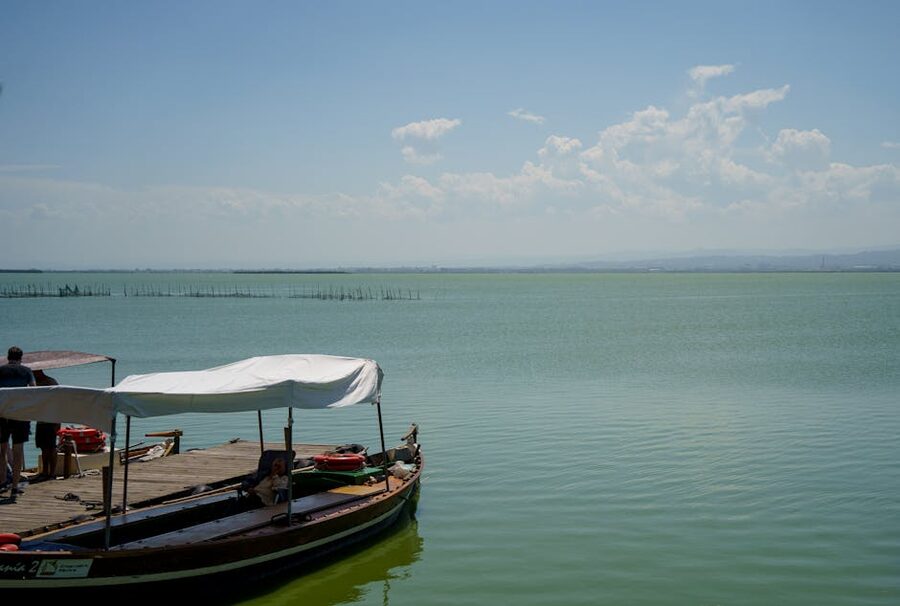 Covered tour boat Albufera Valencia
