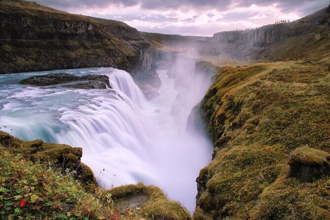Iceland's Golden Circle in Spanish with Pickup Included - The Charm of Oxararfoss Waterfall
