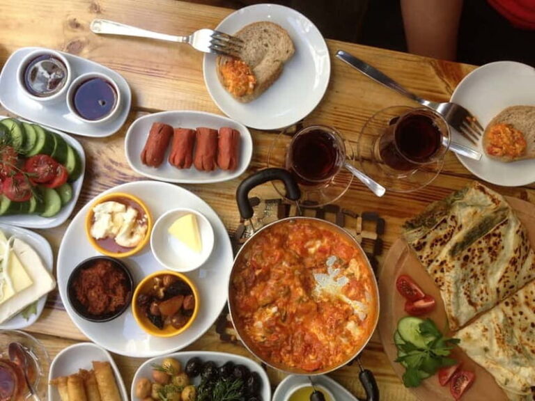 Istanbul: Explore Istanbul Asian Continent - An In-Depth Look at the Tour Experience