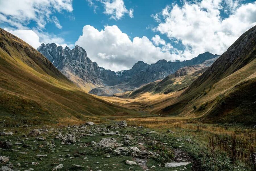 Kazbegi: Juta Valley Day Trip with 4WD Transport - Think About the Experience