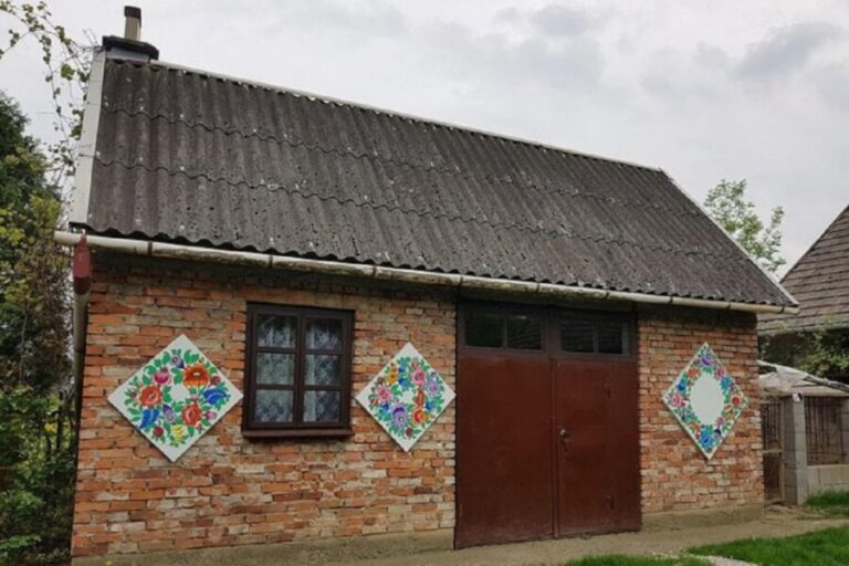 Krakow: Guided Day Tour of Zalipie Village & Museum Entry - Who Is This Tour Best For?