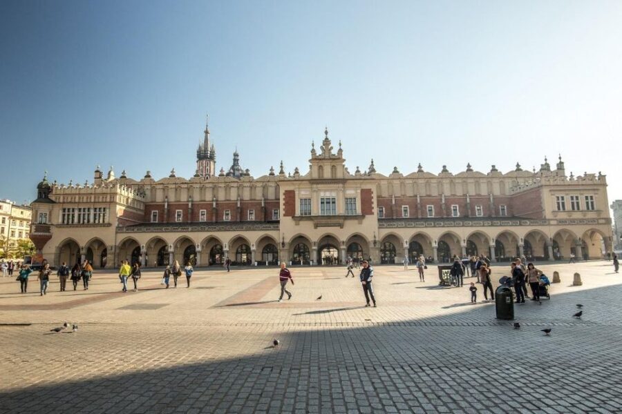 Krakow: St. Mary's Church and Rynek Underground Museum Tour - What’s Included and What’s Not
