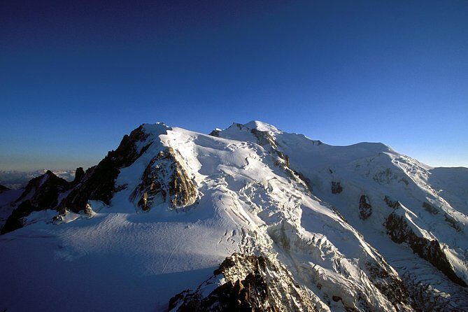 (KTG114) - Chamonix Skiing day from Geneva - Exploring the Slopes