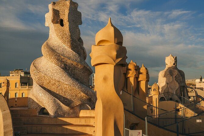 La Pedrera Guided Tour with Fast Track Access - What’s Included and How It Adds Value