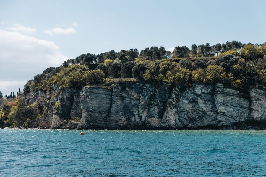 Lake Garda cliffs with turquoise water