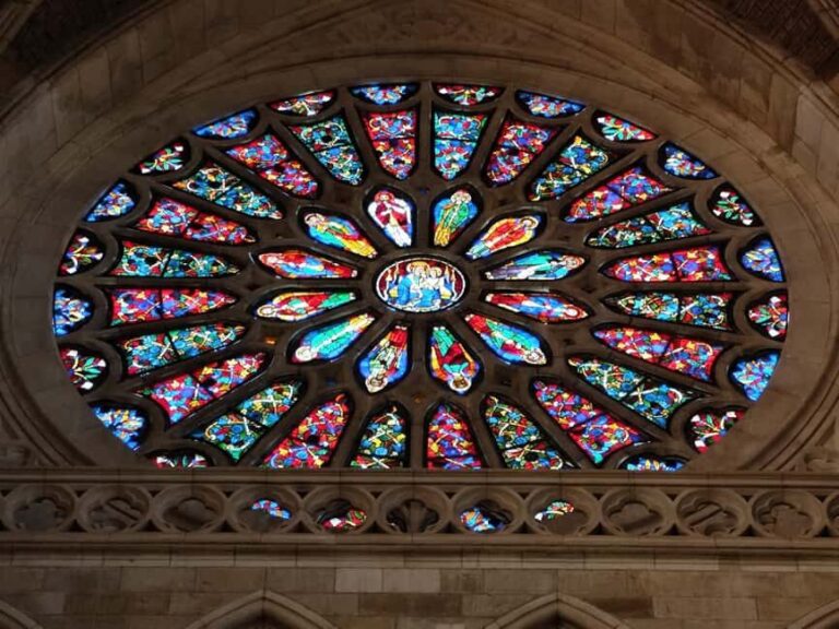 León: Private tour with a local art historian - Practical Details and Value
