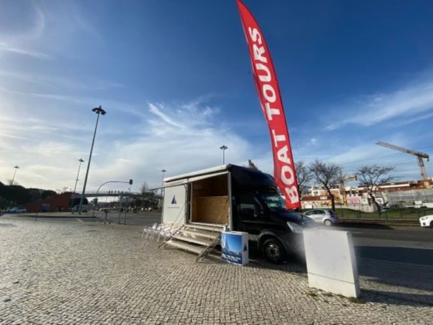 Lisbon 2H Private Tour by SAILBOAT / SAIL / POWER CATAMARAN - Who Will Love This Tour?