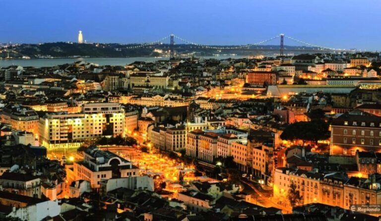 Lisbon: Luxury Fado Tour with Dinner included - The Highlight: The Live Fado Show and Dinner
