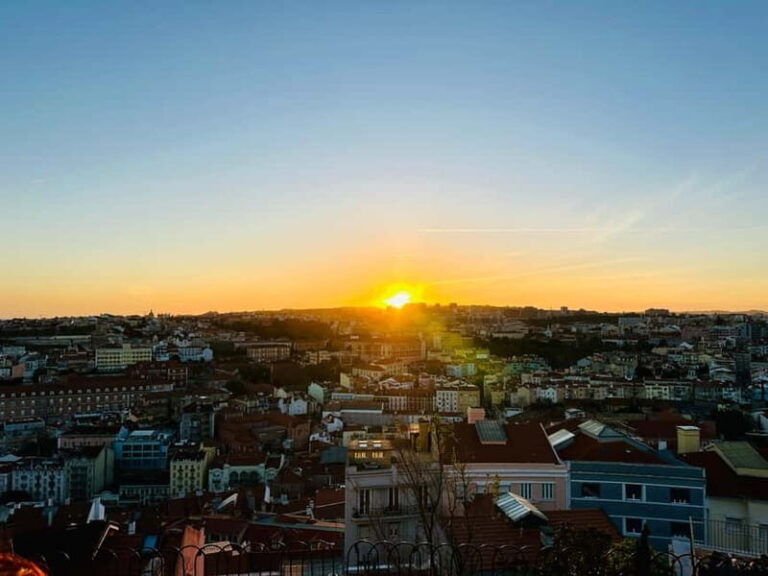Lisbon Tuk Tuk Tour 1 Hour 30 Min - Why This Tour Offers Great Value