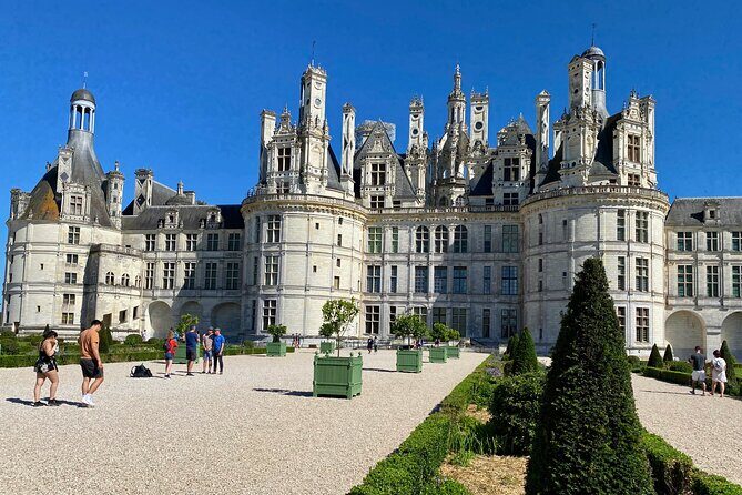 Live Guided Chenonceau, Chambord, Amboise Castles trip from Paris - Exploring Château de Chenonceau